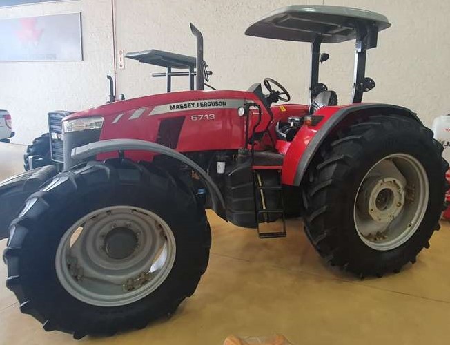 MF6713-4WD Platform Tractor – Mech House Trader