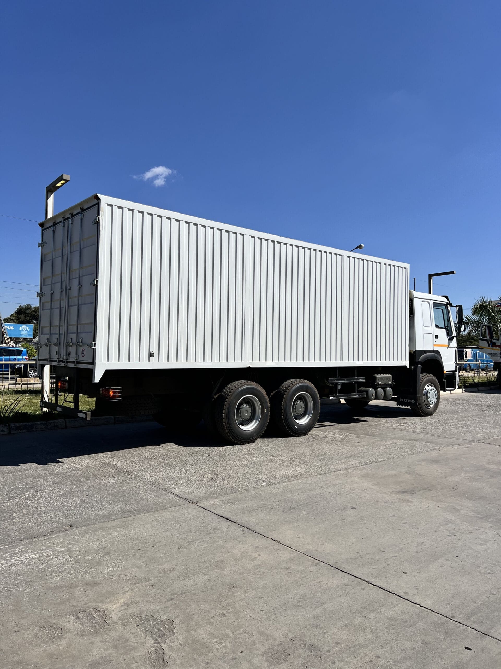 16 TON CONTAINERIZED TRUCK – Mech House Trader