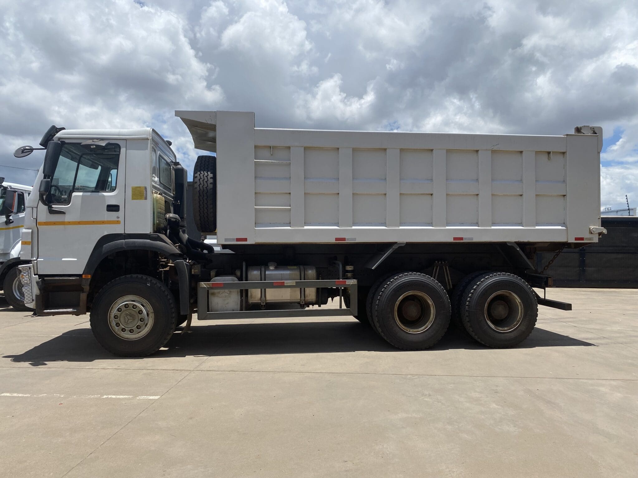 6×4 TIPPER – Mech House Trader